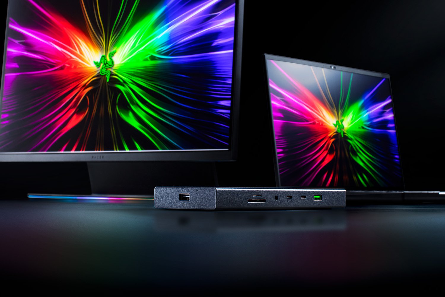 Buy Razer USB 4 Dock - Black | Gaming Pc Accessories | Razer.com